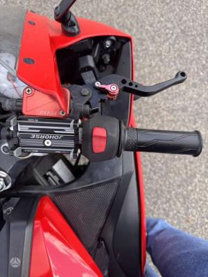Sarkans Yamaha YZF 2011 Viļņa, ar dzinēja tilpumu 0.13 L un nobraukumu 55 tūkst. km par 1700 €, foto 16 vietnē AUTOMOTO.COM.LV