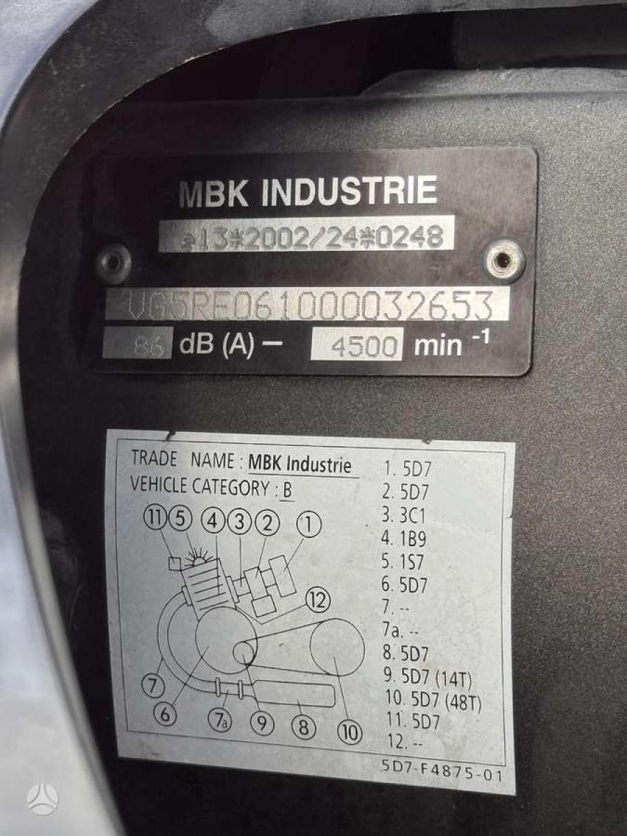 Sarkans Yamaha YZF 2011 Viļņa, ar dzinēja tilpumu 0.13 L un nobraukumu 55 tūkst. km par 1700 €, foto 18 vietnē AUTOMOTO.COM.LV