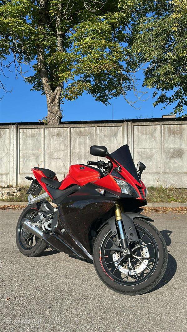 Sarkans Yamaha YZF 2016 Plungė, ar dzinēja tilpumu 0.13 L un nobraukumu 45 tūkst. km par 2400 €, foto 1 vietnē AUTOMOTO.COM.LV