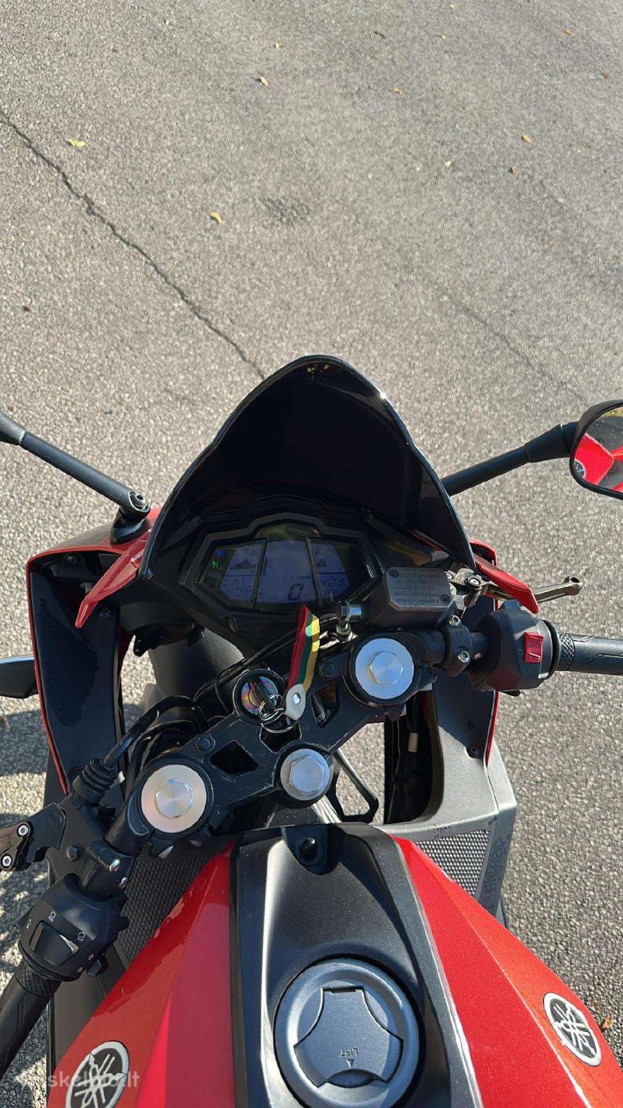 Sarkans Yamaha YZF 2016 Plungė, ar dzinēja tilpumu 0.13 L un nobraukumu 45 tūkst. km par 2400 €, foto 6 vietnē AUTOMOTO.COM.LV