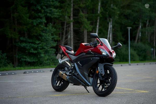 Red Yamaha YZF 2018 in Klaipeda, with an engine capacity of 0.13 L and mileage of 31 thousand km for 2650 €, photo 1 on AUTOMOTO.COM.LV