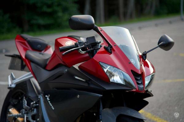 Red Yamaha YZF 2018 in Klaipeda, with an engine capacity of 0.13 L and mileage of 31 thousand km for 2650 €, photo 6 on AUTOMOTO.COM.LV