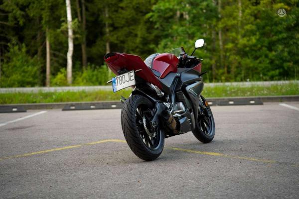 Red Yamaha YZF 2018 in Klaipeda, with an engine capacity of 0.13 L and mileage of 31 thousand km for 2650 €, photo 7 on AUTOMOTO.COM.LV