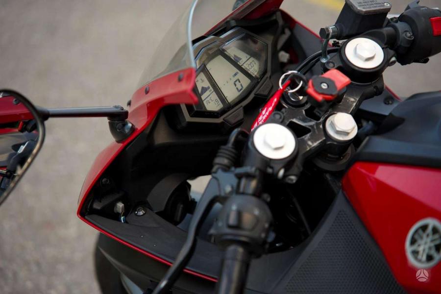 Red Yamaha YZF 2018 in Klaipeda, with an engine capacity of 0.13 L and mileage of 31 thousand km for 2650 €, photo 9 on AUTOMOTO.COM.LV