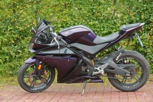 Violet Yamaha YZF 2010 in Vilnius, with an engine capacity of 0.13 L and mileage of 41 thousand km for 1700 €, photo  on AUTOMOTO.COM.LV