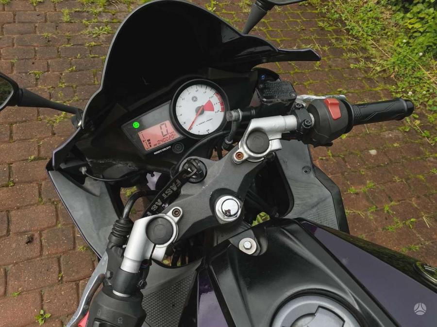 Violet Yamaha YZF 2010 in Vilnius, with an engine capacity of 0.13 L and mileage of 41 thousand km for 1700 €, photo 5 on AUTOMOTO.COM.LV
