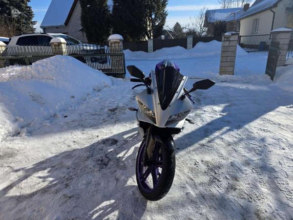 Violets Yamaha YZF 2011 Kauņa, ar dzinēja tilpumu 0.13 L un nobraukumu 35 tūkst. km par 1800 €, foto 2 vietnē AUTOMOTO.COM.LV