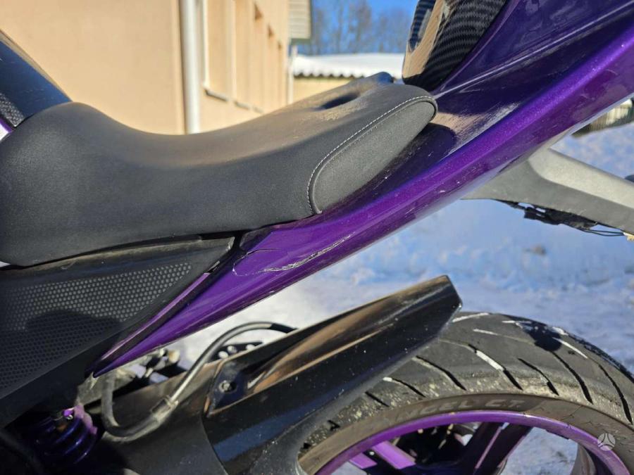 Violets Yamaha YZF 2011 Kauņa, ar dzinēja tilpumu 0.13 L un nobraukumu 35 tūkst. km par 1800 €, foto 6 vietnē AUTOMOTO.COM.LV