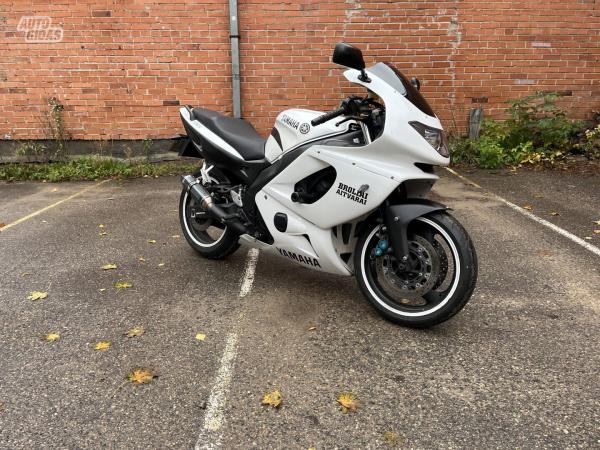 Balts Yamaha YZF 1997 Viļņa, ar dzinēja tilpumu 0.60 L un nobraukumu 45 tūkst. km par 1200 €, foto 5 vietnē AUTOMOTO.COM.LV