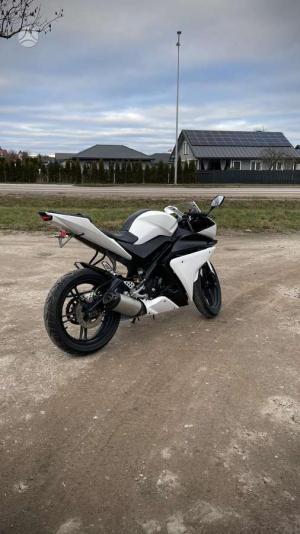 White Yamaha YZF 2008 in Silute, with an engine capacity of 0.13 L and mileage of 29 thousand km for 2080 €, photo 4 on AUTOMOTO.COM.LV