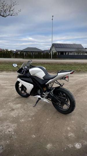 White Yamaha YZF 2008 in Silute, with an engine capacity of 0.13 L and mileage of 29 thousand km for 2080 €, photo 6 on AUTOMOTO.COM.LV
