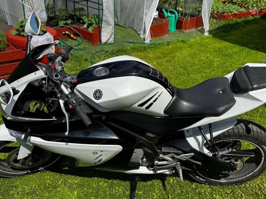 White Yamaha YZF 2008 in Vilnius, with an engine capacity of 0.12 L and mileage of 46 thousand km for 2000 €, photo 4 on AUTOMOTO.COM.LV