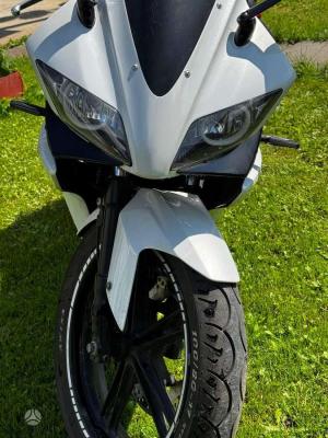 White Yamaha YZF 2008 in Vilnius, with an engine capacity of 0.12 L and mileage of 46 thousand km for 2000 €, photo 12 on AUTOMOTO.COM.LV