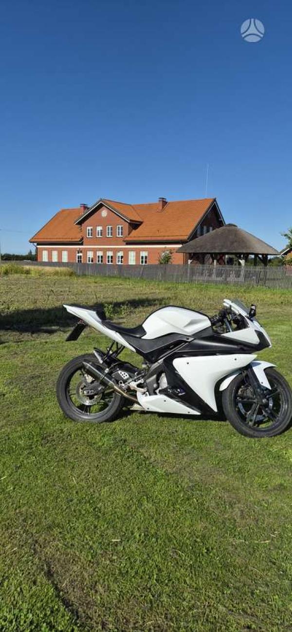 Balts Yamaha YZF 2008 Šilutė, ar dzinēja tilpumu 0.13 L un nobraukumu 29 tūkst. km par 1800 €, foto 2 vietnē AUTOMOTO.COM.LV