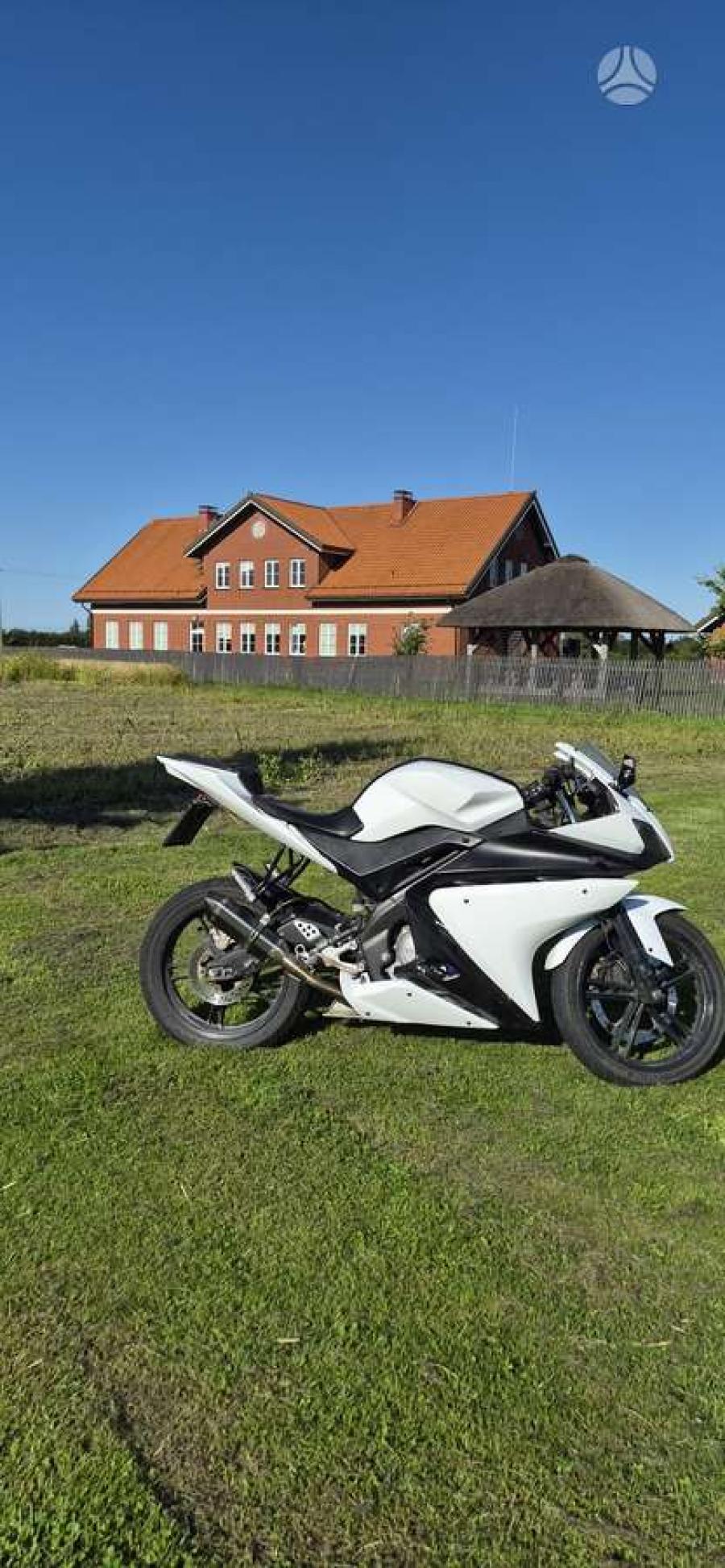 Balts Yamaha YZF 2008 Šilutė, ar dzinēja tilpumu 0.13 L un nobraukumu 29 tūkst. km par 1800 €, foto 3 vietnē AUTOMOTO.COM.LV