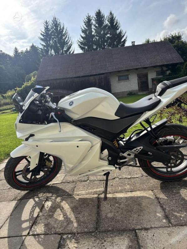 White Yamaha YZF 2008 in Kelme, with an engine capacity of 0.13 L and mileage of 50 thousand km for 1700 €, photo 3 on AUTOMOTO.COM.LV