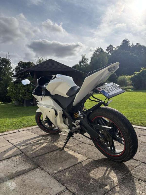 White Yamaha YZF 2008 in Kelme, with an engine capacity of 0.13 L and mileage of 50 thousand km for 1700 €, photo 4 on AUTOMOTO.COM.LV