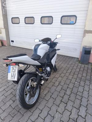 White Yamaha YZF 2009 in Kaunas, with an engine capacity of 0.13 L and mileage of 0 thousand km for 1850 €, photo 8 on AUTOMOTO.COM.LV