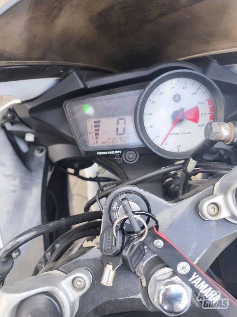 White Yamaha YZF 2009 in Kaunas, with an engine capacity of 0.13 L and mileage of 0 thousand km for 1850 €, photo 12 on AUTOMOTO.COM.LV