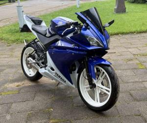 Balts Yamaha YZF 2009 Mažeikiai, ar dzinēja tilpumu 0.13 L un nobraukumu 30 tūkst. km par 1750 €, foto  vietnē AUTOMOTO.COM.LV