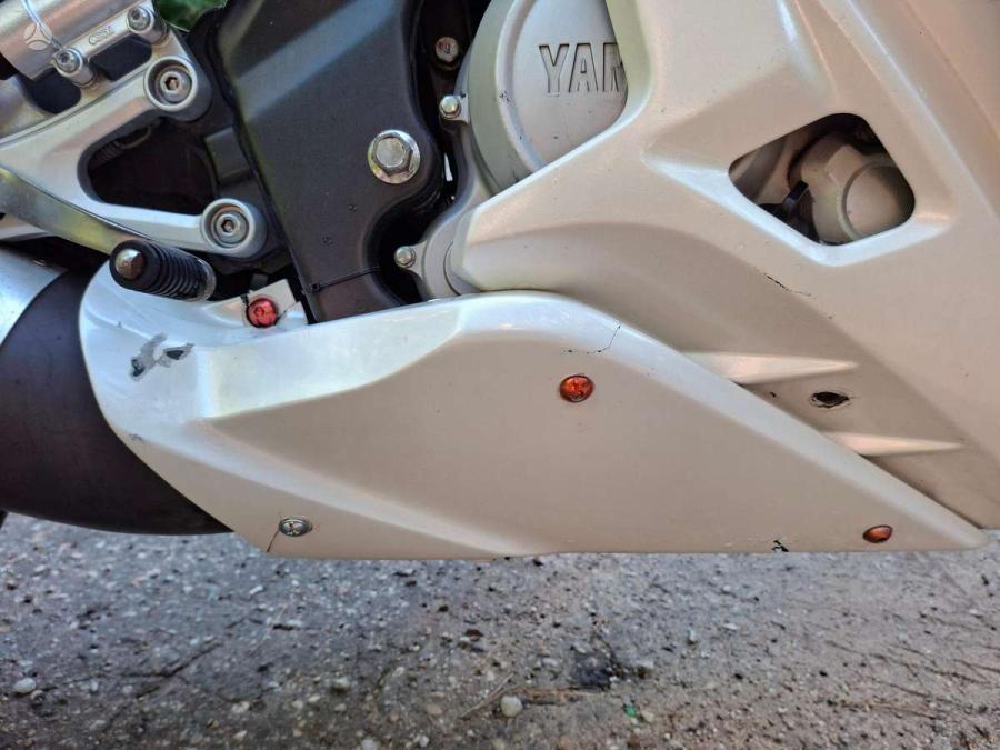 White Yamaha YZF 2010 in Kaunas, with an engine capacity of 0.13 L and mileage of 51 thousand km for 1499 €, photo 9 on AUTOMOTO.COM.LV