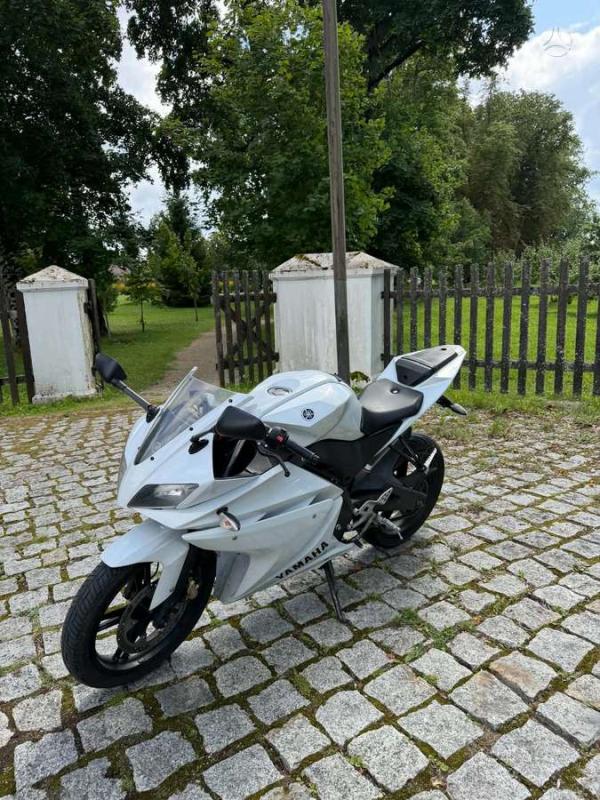 White Yamaha YZF 2010 in Siauliai, with an engine capacity of 0.13 L and mileage of 55 thousand km for 2200 €, photo 1 on AUTOMOTO.COM.LV