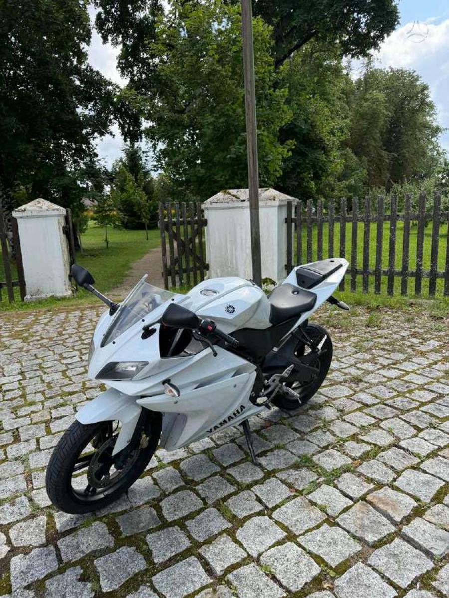 Balts Yamaha YZF 2010 Šauļi, ar dzinēja tilpumu 0.13 L un nobraukumu 55 tūkst. km par 2200 €, foto 1 vietnē AUTOMOTO.COM.LV