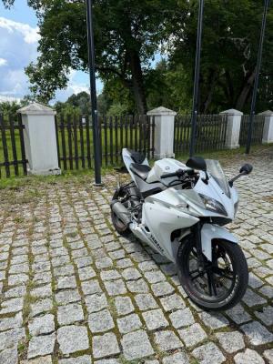 Balts Yamaha YZF 2010 Šauļi, ar dzinēja tilpumu 0.13 L un nobraukumu 55 tūkst. km par 2200 €, foto 8 vietnē AUTOMOTO.COM.LV