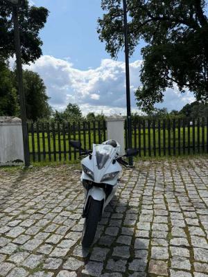 Balts Yamaha YZF 2010 Šauļi, ar dzinēja tilpumu 0.13 L un nobraukumu 55 tūkst. km par 2200 €, foto 9 vietnē AUTOMOTO.COM.LV