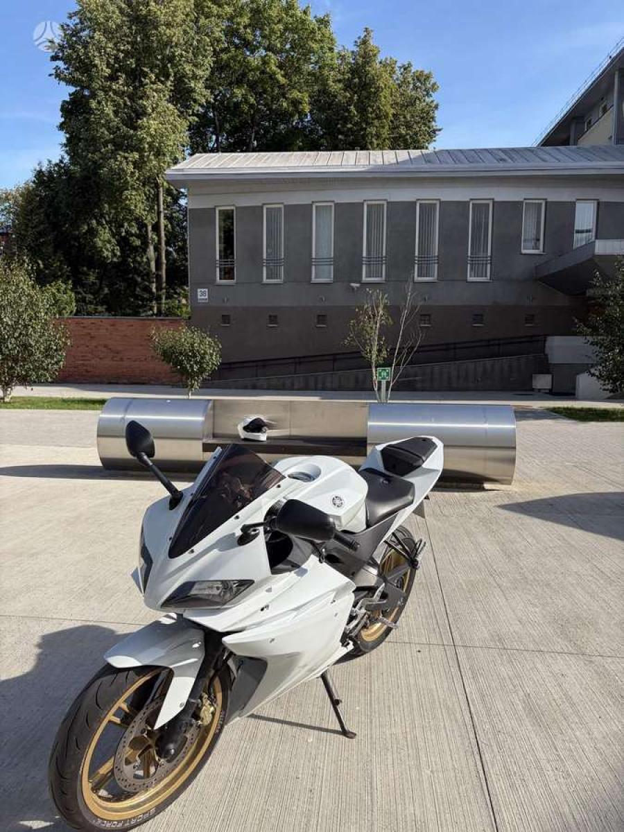 Balts Yamaha YZF 2011 Panevēža, ar dzinēja tilpumu 0.13 L un nobraukumu 30 tūkst. km par 1700 €, foto 5 vietnē AUTOMOTO.COM.LV