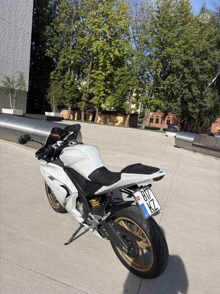 Balts Yamaha YZF 2011 Panevēža, ar dzinēja tilpumu 0.13 L un nobraukumu 30 tūkst. km par 1700 €, foto 7 vietnē AUTOMOTO.COM.LV