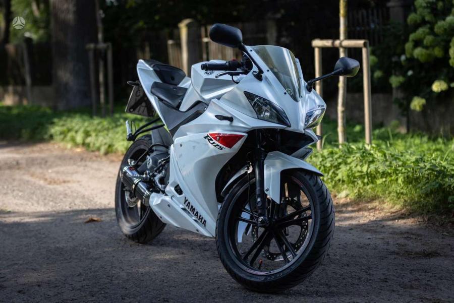 Balts Yamaha YZF 2011 Kauņa, ar dzinēja tilpumu 0.13 L un nobraukumu 43 tūkst. km par 2000 €, foto 3 vietnē AUTOMOTO.COM.LV