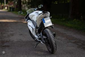 Balts Yamaha YZF 2011 Kauņa, ar dzinēja tilpumu 0.13 L un nobraukumu 43 tūkst. km par 2000 €, foto 5 vietnē AUTOMOTO.COM.LV