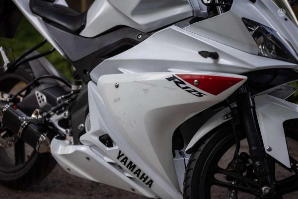 White Yamaha YZF 2011 in Kaunas, with an engine capacity of 0.13 L and mileage of 43 thousand km for 2000 €, photo 7 on AUTOMOTO.COM.LV
