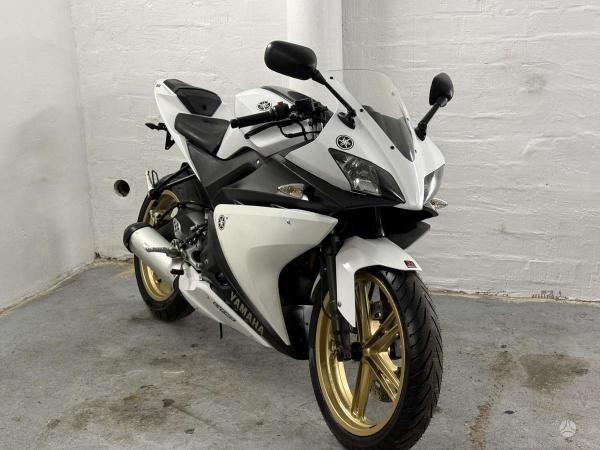 White Yamaha YZF 2013 in Marijampole, with an engine capacity of 0.13 L and mileage of 21 thousand km for 1890 €, photo 2 on AUTOMOTO.COM.LV