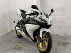 White Yamaha YZF 2013 in Marijampole, with an engine capacity of 0.13 L and mileage of 21 thousand km for 1890 €, photo 3 on AUTOMOTO.COM.LV