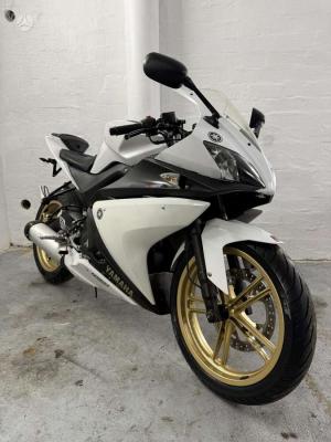 White Yamaha YZF 2013 in Marijampole, with an engine capacity of 0.13 L and mileage of 21 thousand km for 1890 €, photo 4 on AUTOMOTO.COM.LV