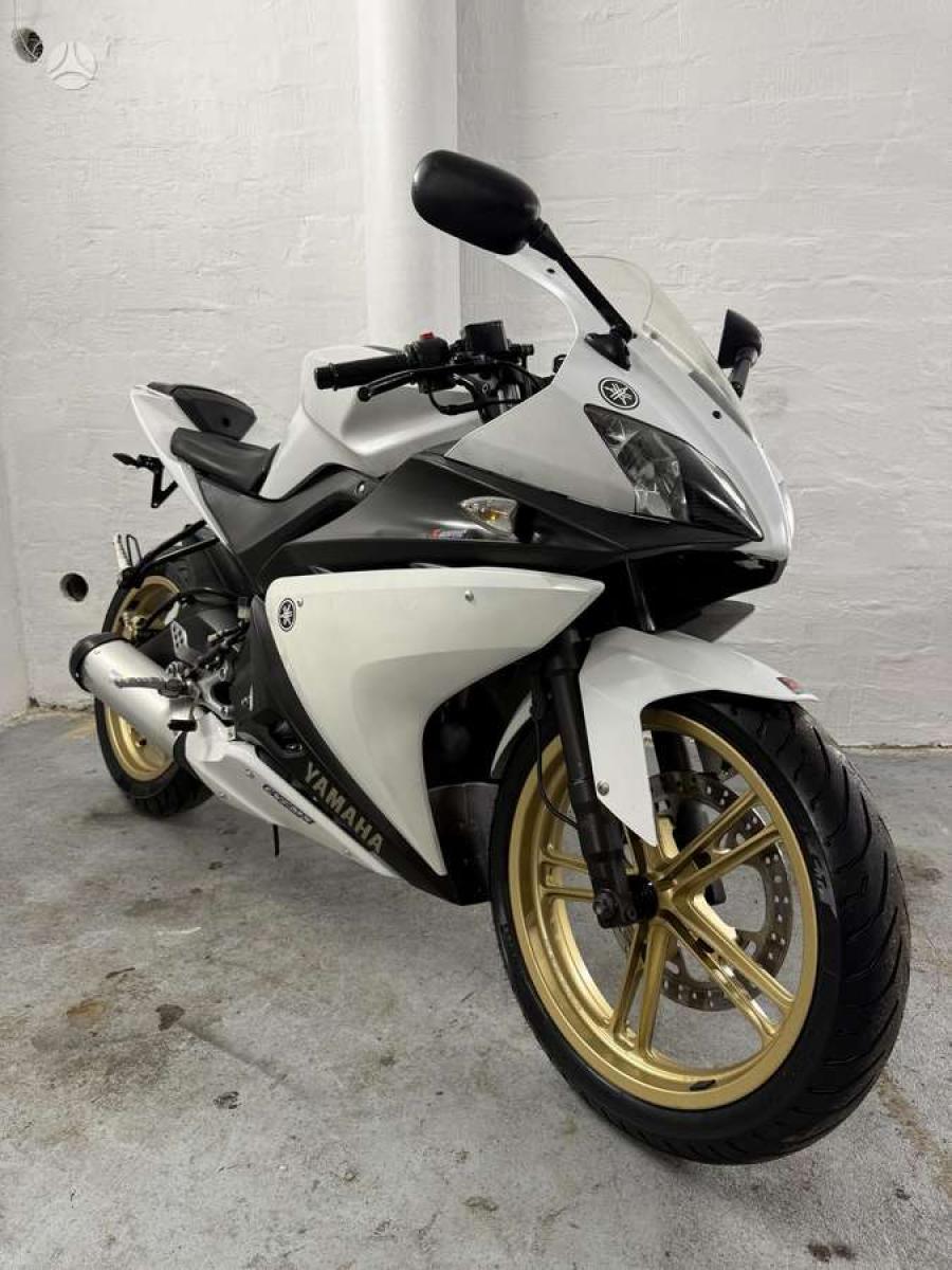 White Yamaha YZF 2013 in Marijampole, with an engine capacity of 0.13 L and mileage of 21 thousand km for 1890 €, photo 4 on AUTOMOTO.COM.LV