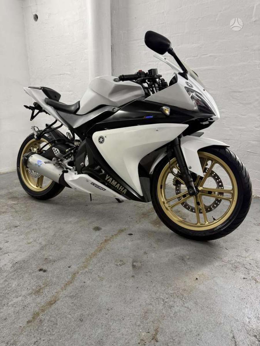 White Yamaha YZF 2013 in Marijampole, with an engine capacity of 0.13 L and mileage of 21 thousand km for 1890 €, photo 9 on AUTOMOTO.COM.LV