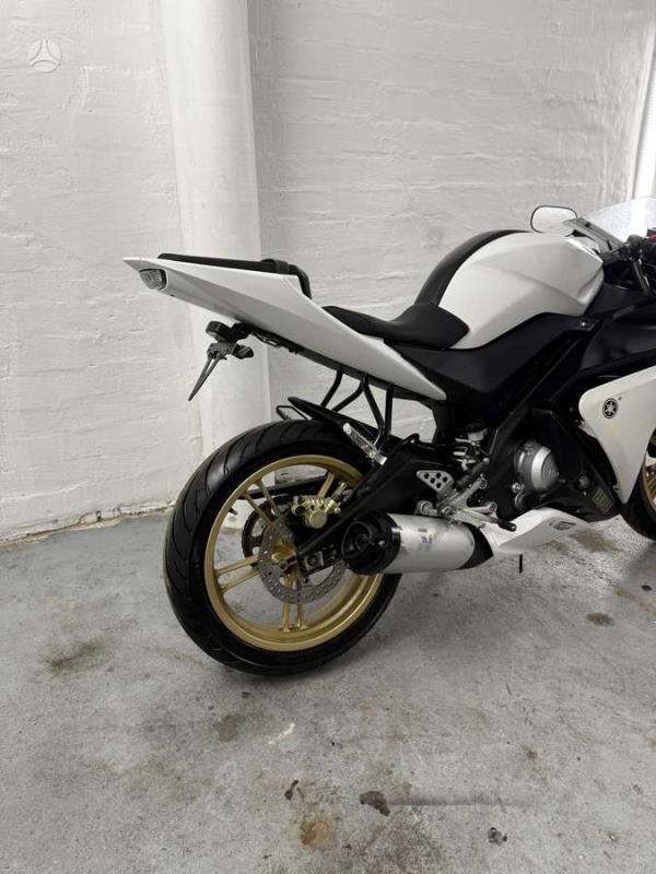 White Yamaha YZF 2013 in Marijampole, with an engine capacity of 0.13 L and mileage of 21 thousand km for 1890 €, photo 9 on AUTOMOTO.COM.LV