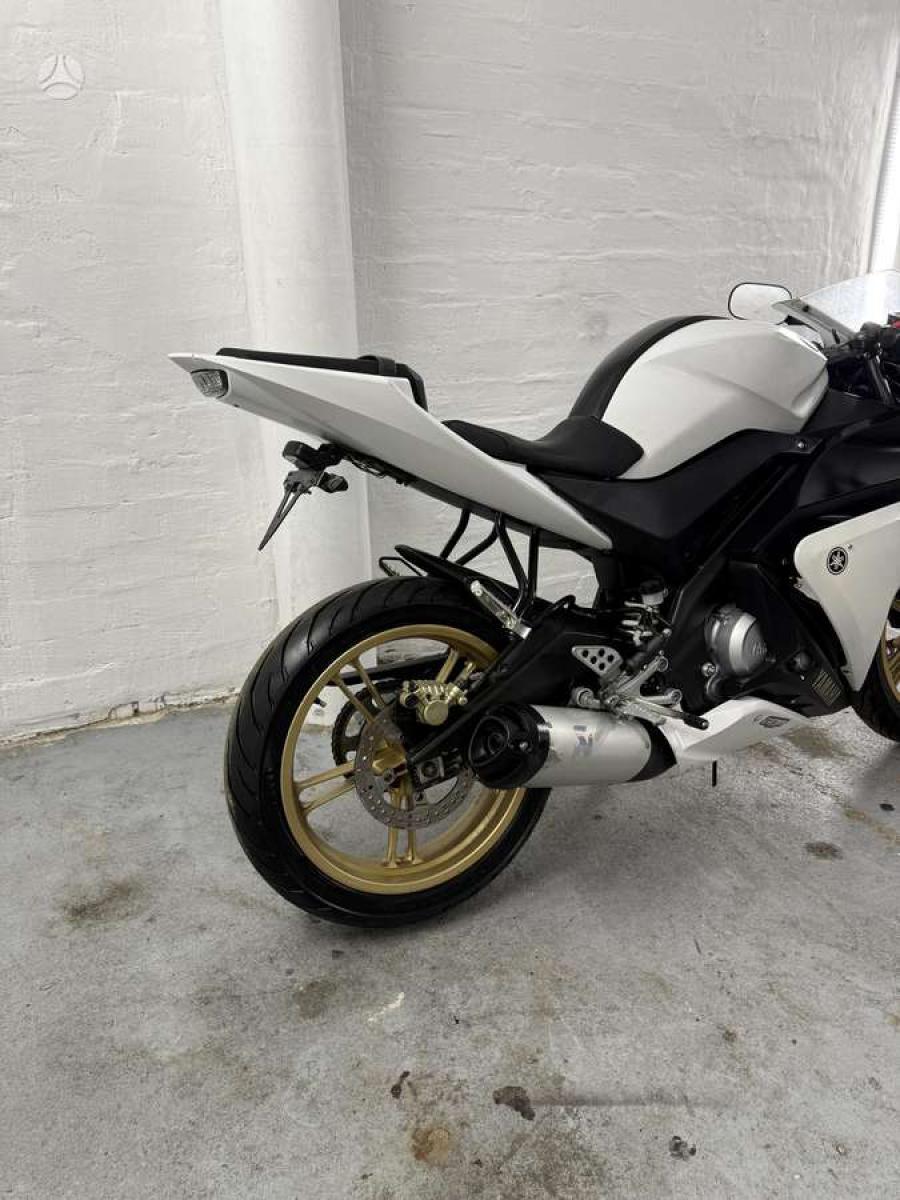 White Yamaha YZF 2013 in Marijampole, with an engine capacity of 0.13 L and mileage of 21 thousand km for 1890 €, photo 10 on AUTOMOTO.COM.LV