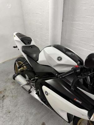 White Yamaha YZF 2013 in Marijampole, with an engine capacity of 0.13 L and mileage of 21 thousand km for 1890 €, photo 11 on AUTOMOTO.COM.LV
