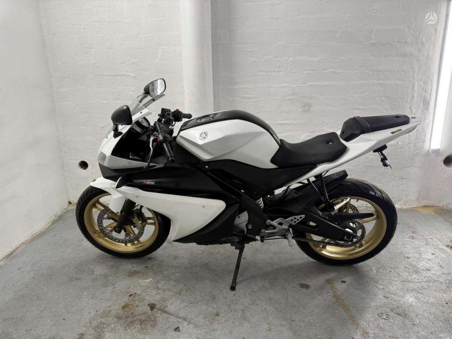 White Yamaha YZF 2013 in Marijampole, with an engine capacity of 0.13 L and mileage of 21 thousand km for 1890 €, photo 15 on AUTOMOTO.COM.LV