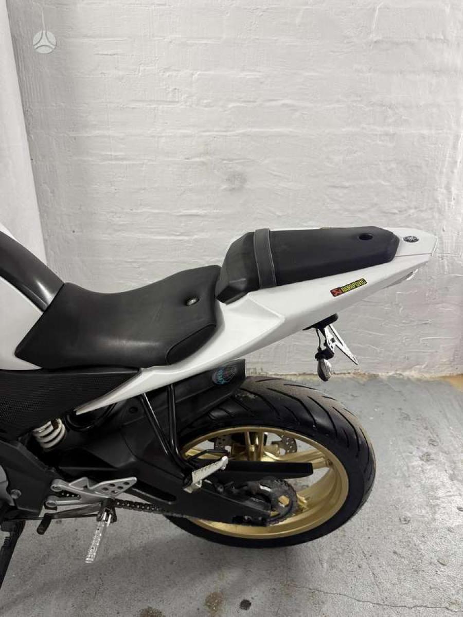 White Yamaha YZF 2013 in Marijampole, with an engine capacity of 0.13 L and mileage of 21 thousand km for 1890 €, photo 17 on AUTOMOTO.COM.LV