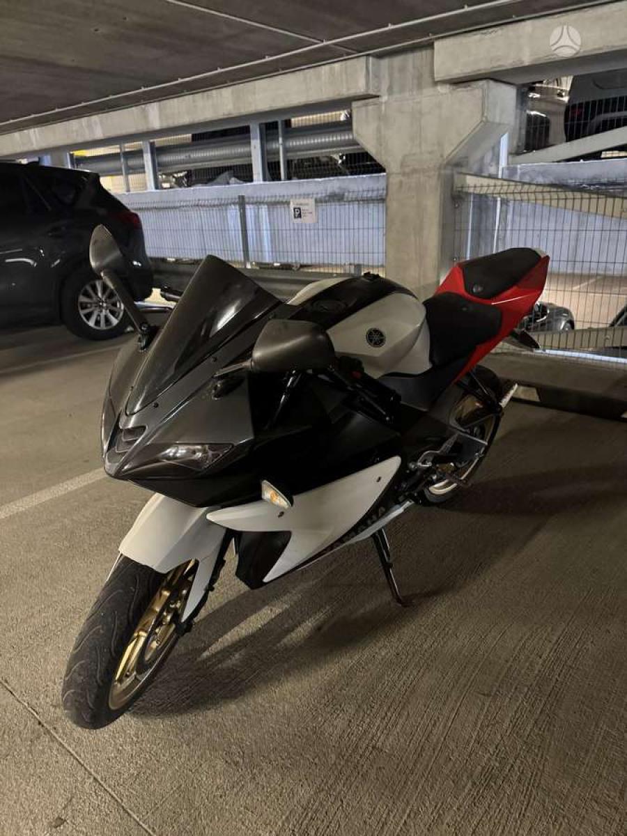 Balts Yamaha YZF 2013 Viļņa, ar dzinēja tilpumu 0.13 L un nobraukumu 29 tūkst. km par 1600 €, foto 1 vietnē AUTOMOTO.COM.LV