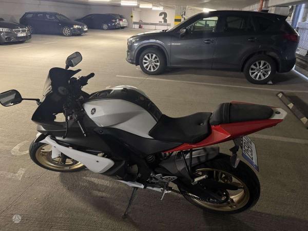 White Yamaha YZF 2013 in Vilnius, with an engine capacity of 0.13 L and mileage of 29 thousand km for 1600 €, photo 3 on AUTOMOTO.COM.LV