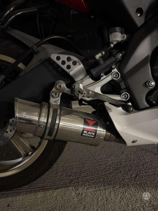 White Yamaha YZF 2013 in Vilnius, with an engine capacity of 0.13 L and mileage of 29 thousand km for 1600 €, photo 7 on AUTOMOTO.COM.LV