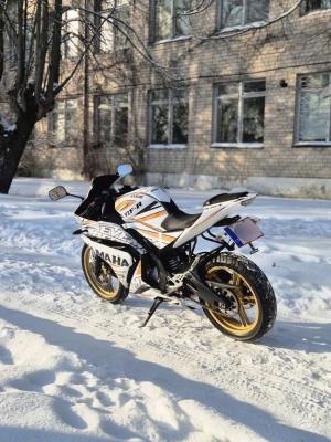 White Yamaha YZF 2014 in Prienai, with an engine capacity of 0.13 L and mileage of 28 thousand km for 1930 €, photo 8 on AUTOMOTO.COM.LV