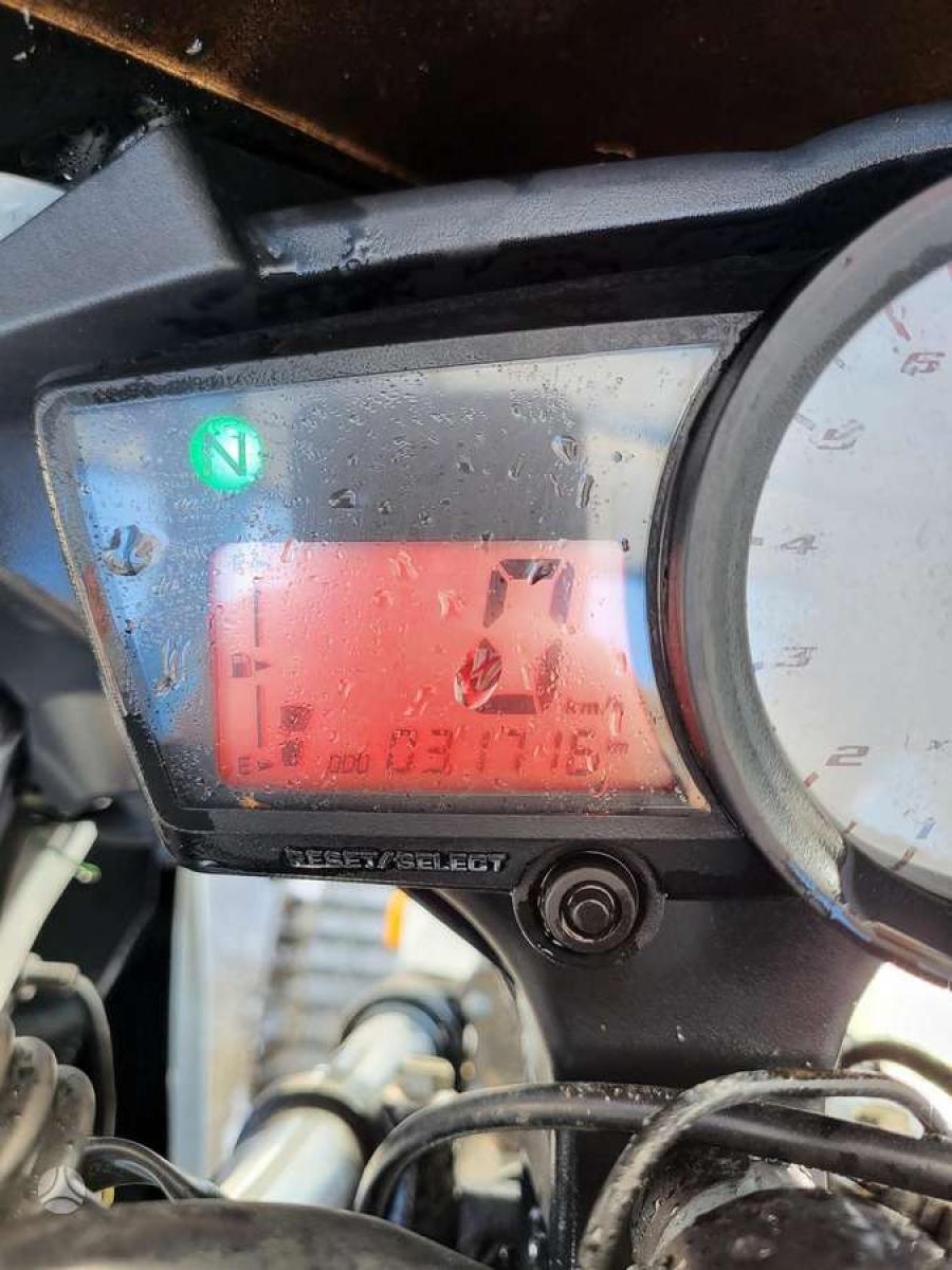 Balts Yamaha YZF 2015 Panevēža, ar dzinēja tilpumu 0.13 L un nobraukumu 32 tūkst. km par 2199 €, foto 7 vietnē AUTOMOTO.COM.LV