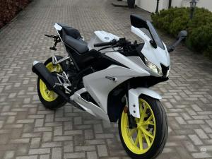 White Yamaha YZF 2019 in Siauliai, with an engine capacity of 0.13 L and mileage of 13 thousand km for 3550 €, photo  on AUTOMOTO.COM.LV